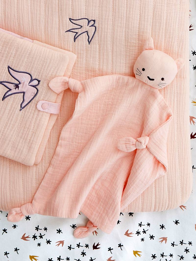 Doudou en gaze de coton + hochet rond - rose, Jouet